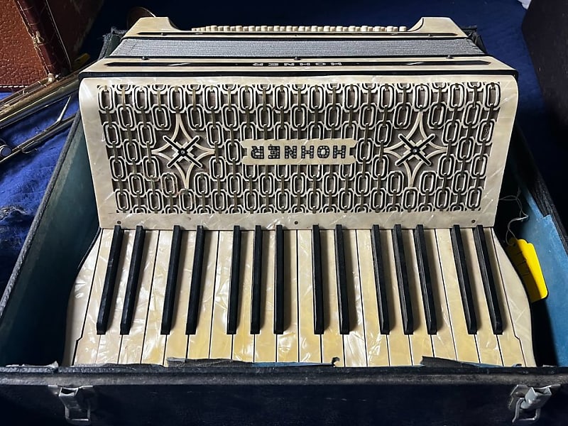 Vintage Hohner III Accordion 80/34- Offwhite comes with case | Reverb