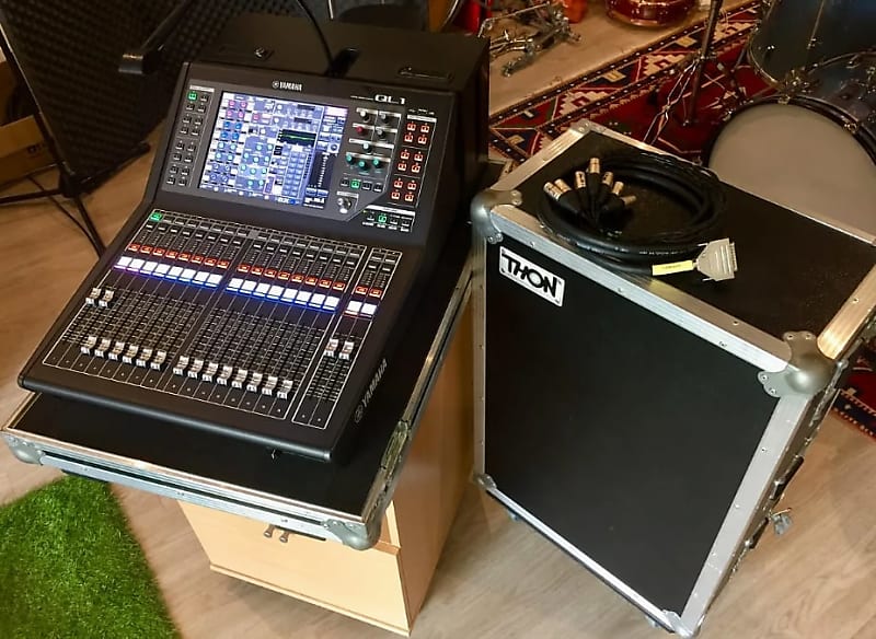 Yamaha QL1 40 Channel Digital Mixing Consol | Reverb