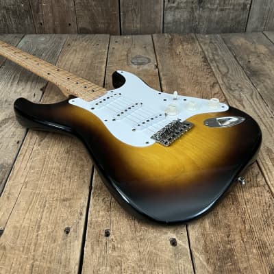 Fender Stratocaster Sunburst and Tweed Vibrolux 5F11 | Reverb