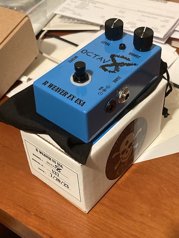 R Weaver FX octav8 octavia fuzz 2023 - blue | Reverb