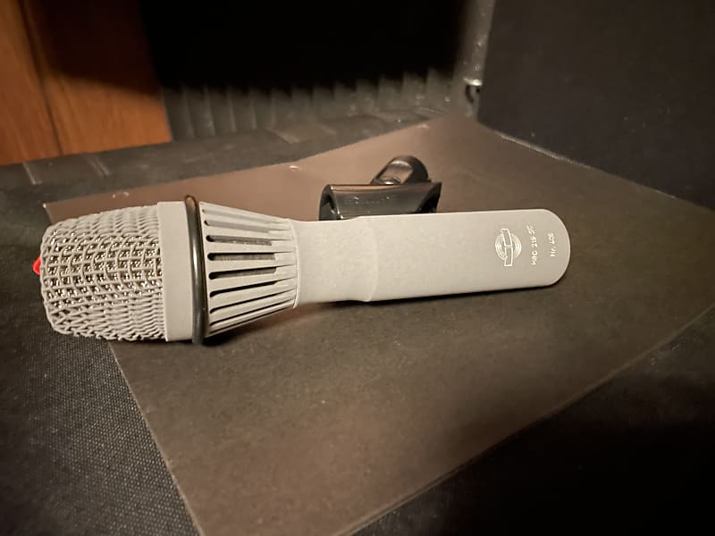 MBHO MBD 219 SC handheld dynamic microphone | Reverb