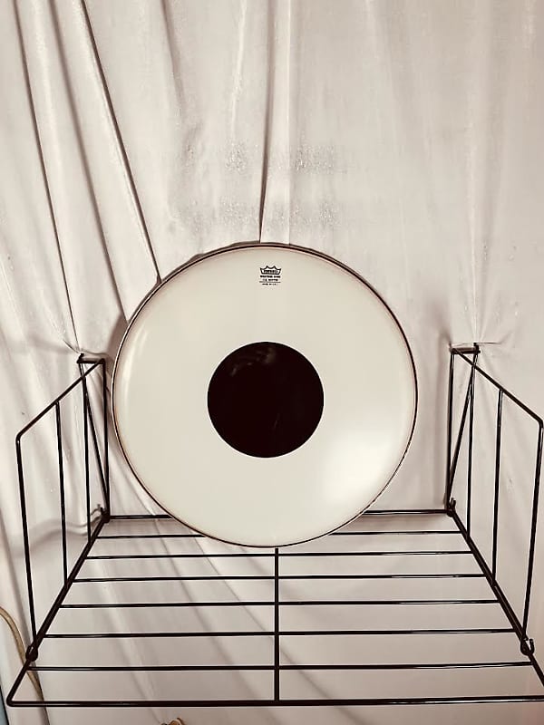 Remo Controlled Sound Clear 18" Drumhead with Top Black Dot | Reverb