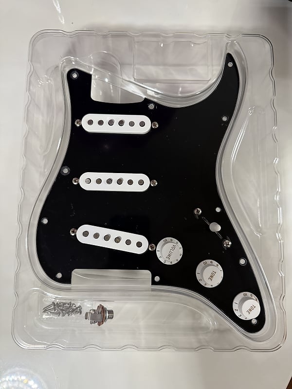 Fender Pre-Wired Stratocaster Pickguard, MIJ - Black/White | Reverb