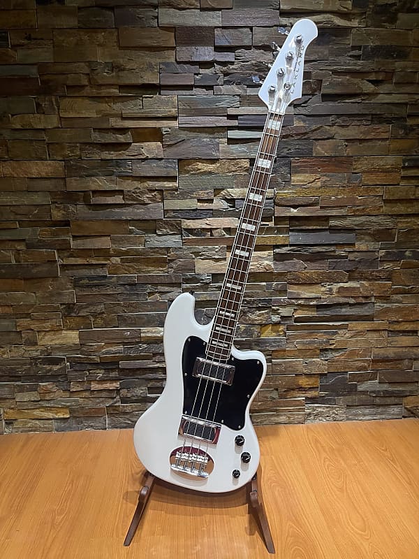 Lakland Skyline Decade - White | Reverb