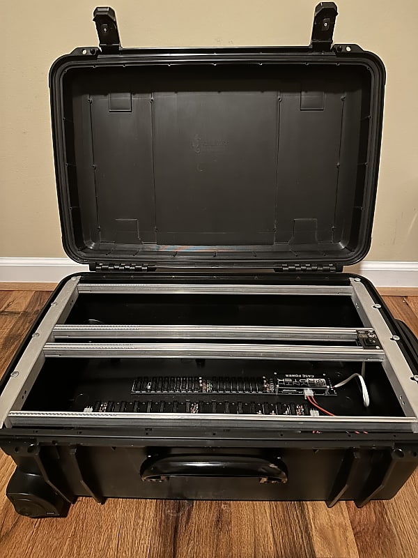 Synthrotek Synthrotek Powered 6U + 1U 84HP Eurorack Case - | Reverb