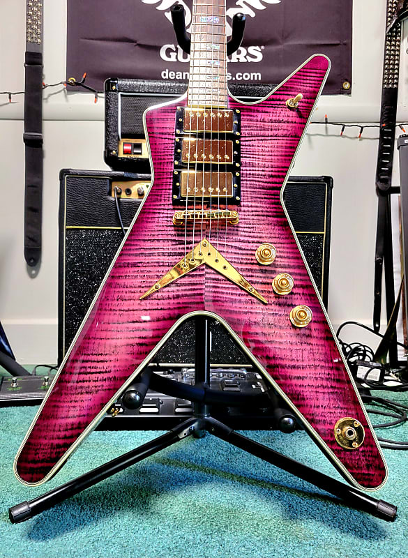 Dean ML Limited Edition Run 3-Pickup w/HSC | Reverb