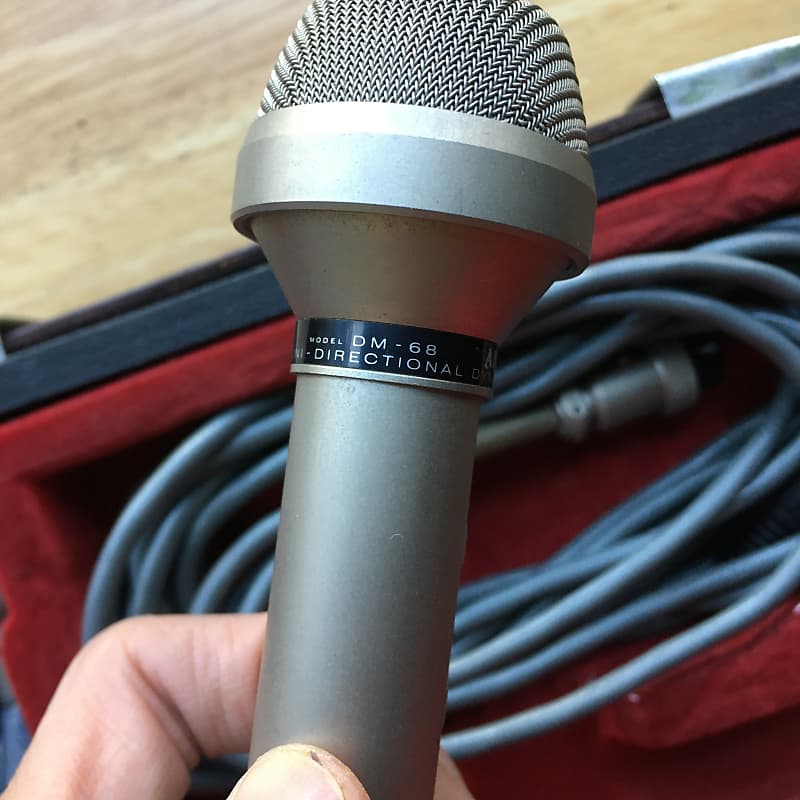 Aiwa DM-68 Dynamic Mic 1975-90 | Reverb Aiwa DM-68 Dynamic Mic 1975-90 | Reverb