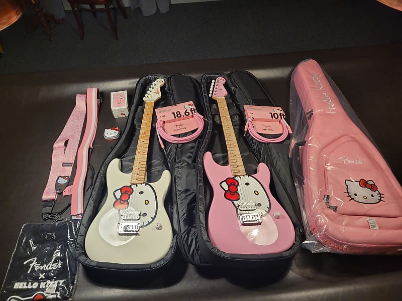 Squier Hello Kitty Stratocaster 2024 - Complete Pink Set + | Reverb UK