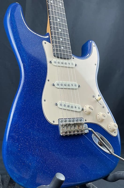Custom/Hybrid Stratocaster, Relic, Blue Sparkle Flake | Reverb