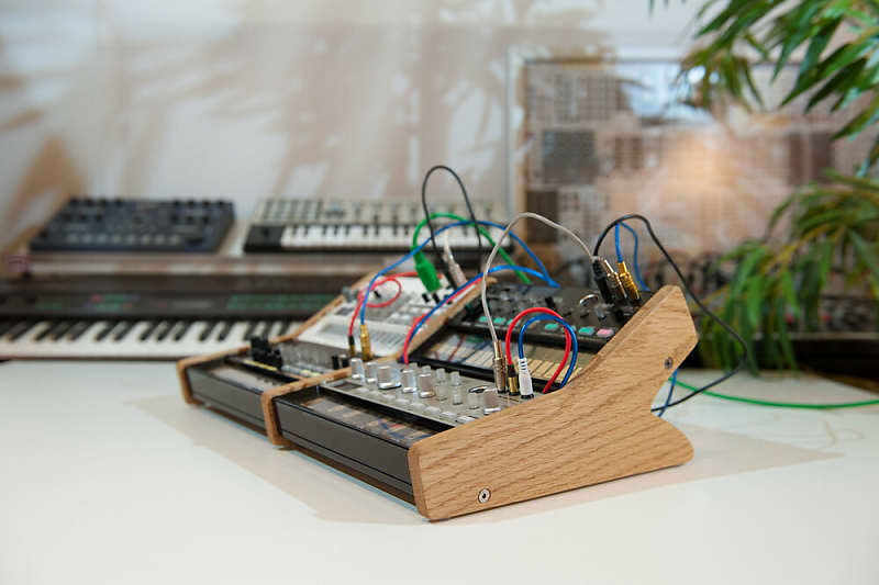 Korg Volca Rack 2x2 Wooden Desktop Stand Oak | Reverb