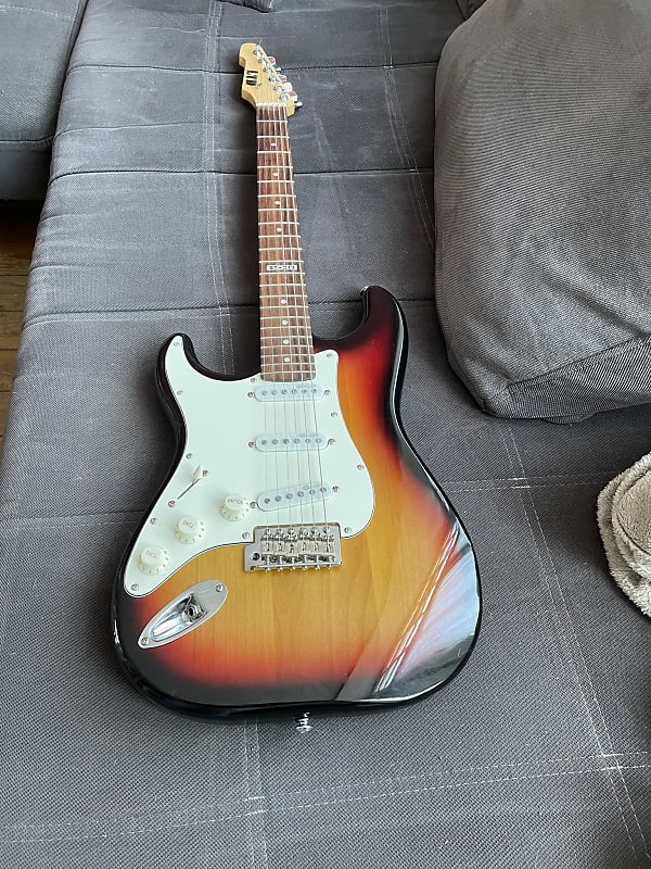 ESP LTD ST-213 with Rosewood Fretboard 2013 - 2015 - 3-Tone | Reverb