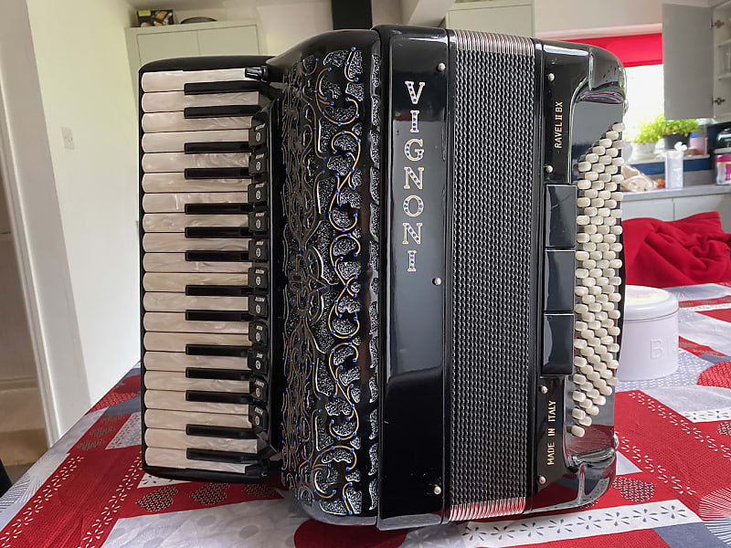 Amplified, double cassotto Vignoni 96 bass accordion | Reverb UK