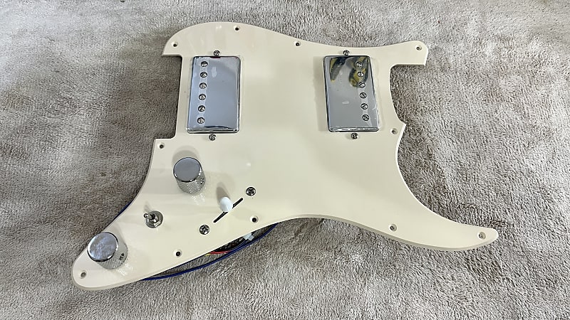 8 Sounds Fender Stratocaster Loaded H-H Pickguard With | Reverb Canada