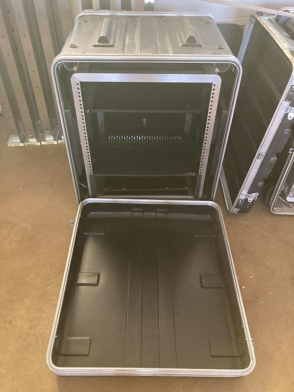 SKB Rackmount Shock Case 12U Twelve Space Shockmount Rack | Reverb