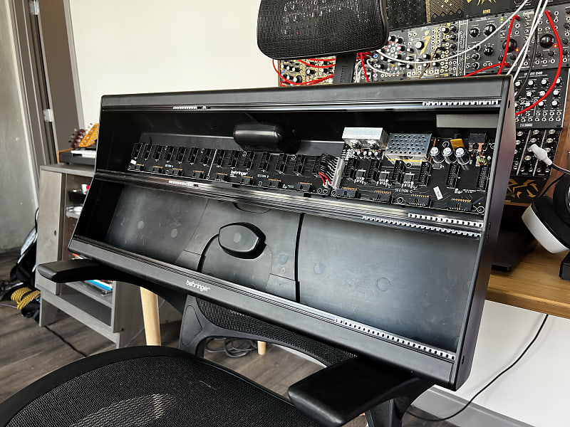 Behringer Eurorack Go Mobile 2x140 Hp Eurorack Case Reverb