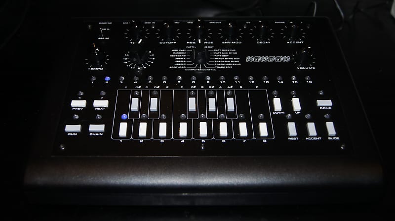 X0xb0x (xoxbox) TB 303 clone (improved, see description) | Reverb