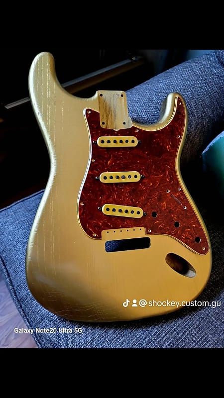 Custom Relic strat body 2024 - Shoreline gold nitro | Reverb