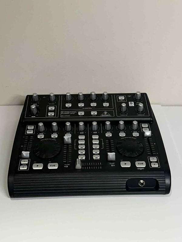 USB DJ Controller with Integrated Audio Interface BCD3000 | Reverb