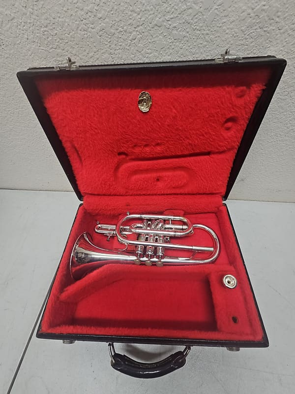 Getzen Capri Cornet - Series A 1968-1971 - silver | Reverb