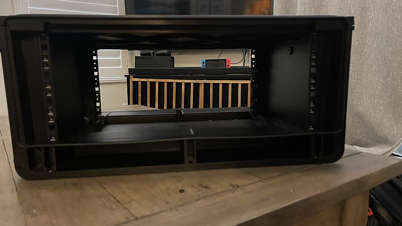 SKB 1SKB19-RSF4U Studio Flyer 4U Rack Case with Wheels 2022 - | Reverb