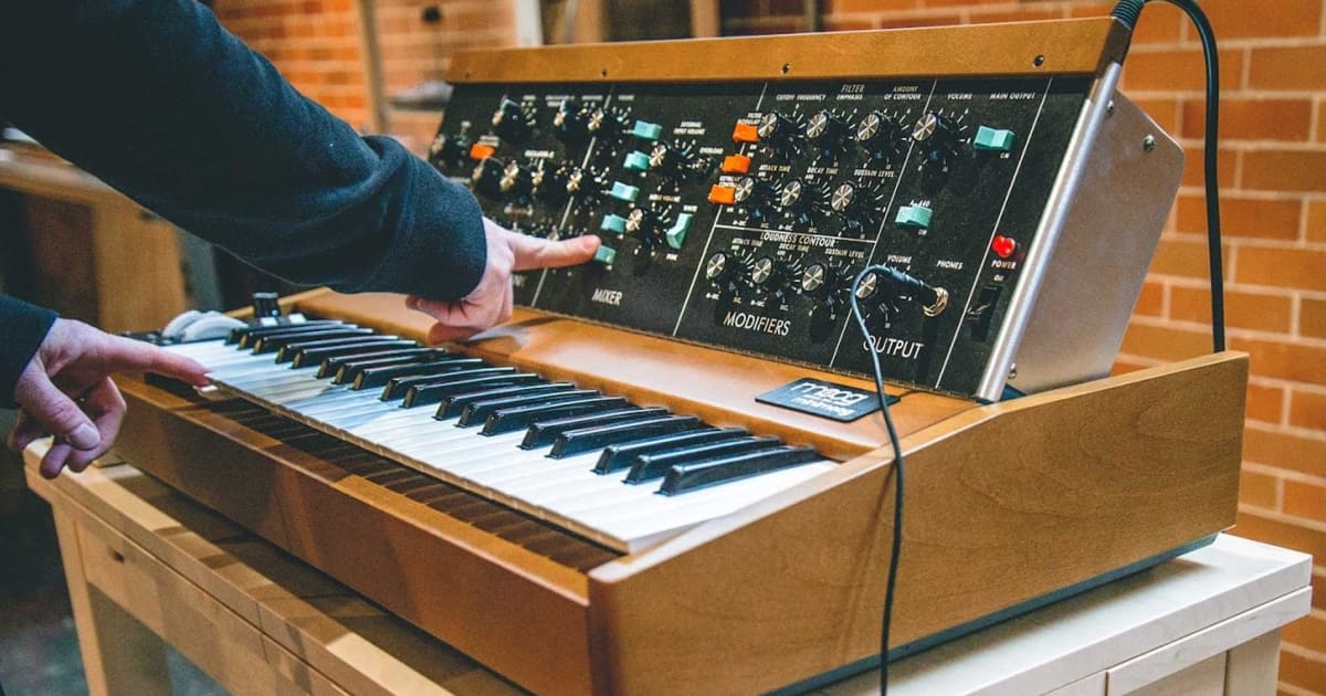 Moog Announces Minimoog Model D Reissue, Shows Off | Reverb News
