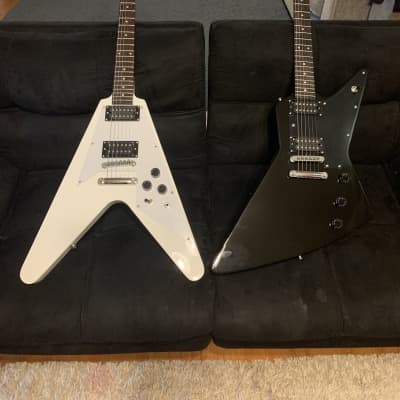 Chibson Explorer Flying V Copy - Black - White | Reverb