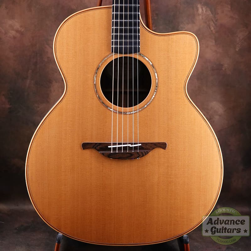 2000's Lowden O32c | Reverb