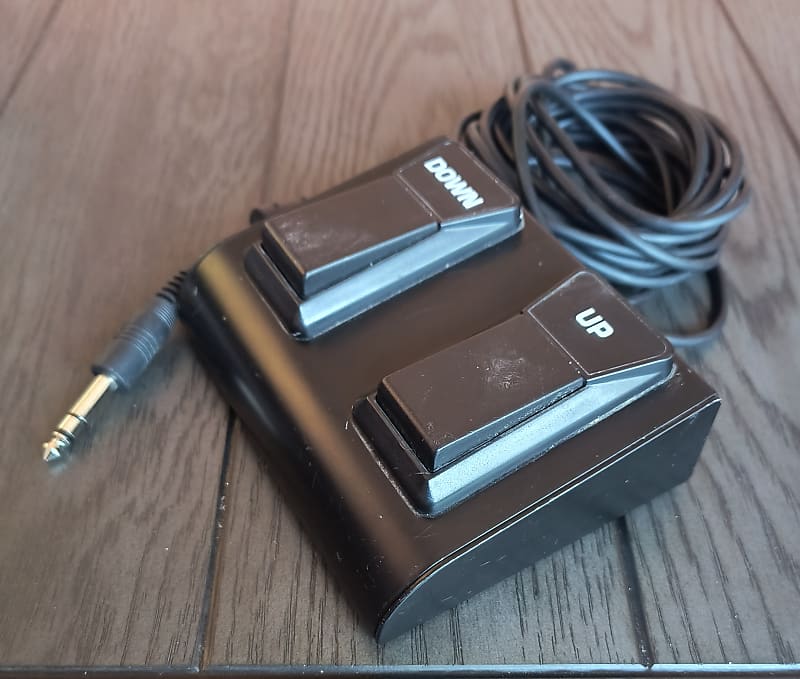 Behringer FS112V Amp channel selector footswitch pedal for | Reverb