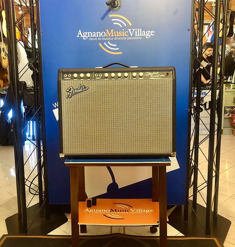 Fender Custom Vibrolux | Reverb