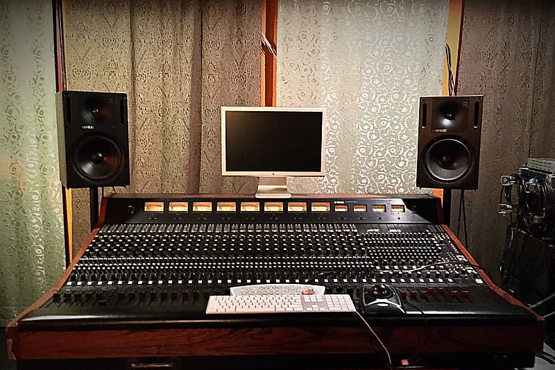 Yamaha PM 2000 32 channel console | Reverb