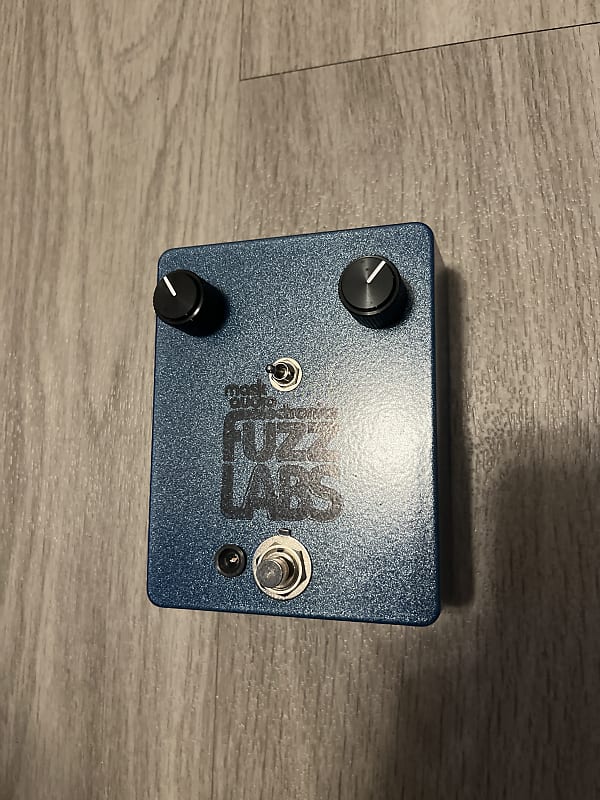 Mask Audio Electronics Fuzz Lab 04 PEAKED 2023 - Blue Sparkle | Reverb