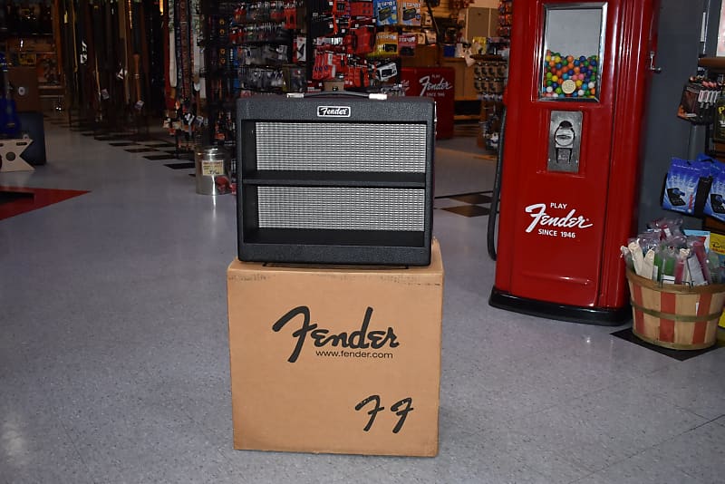 Fender Amp Display Cabinet Promo | Reverb