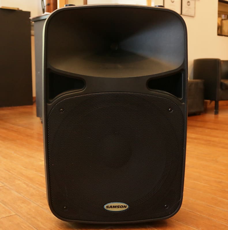 Samson Auro D15 | Reverb