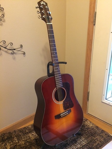 Guild D25 Dreadnought 1990 Sunburst | Reverb