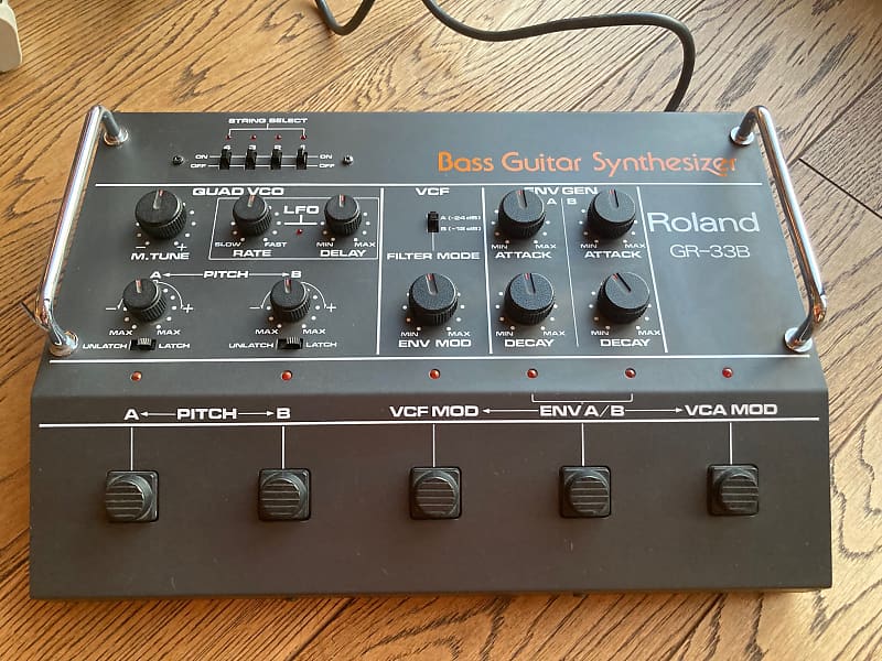 Roland GR-33B Bass Synthesizer with RC-1324-VR Converter | Reverb