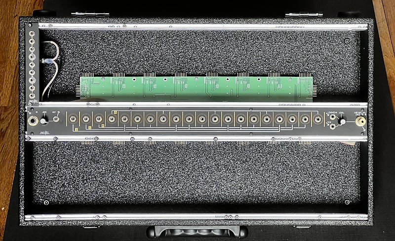 Make Noise Premium CV Bus Eurorack Case - 7U / 104HP - Black | Reverb