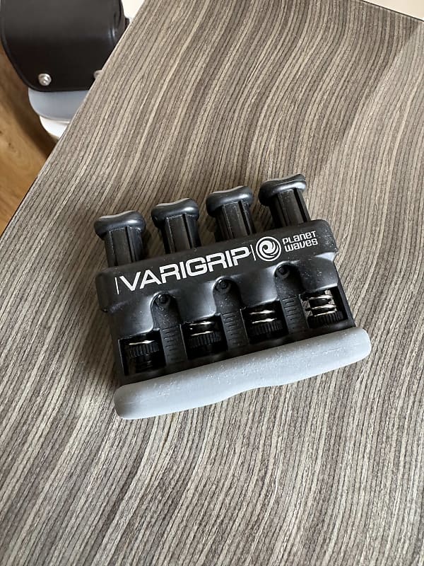 Planet Waves Varigrip finger grip exerciser | Reverb