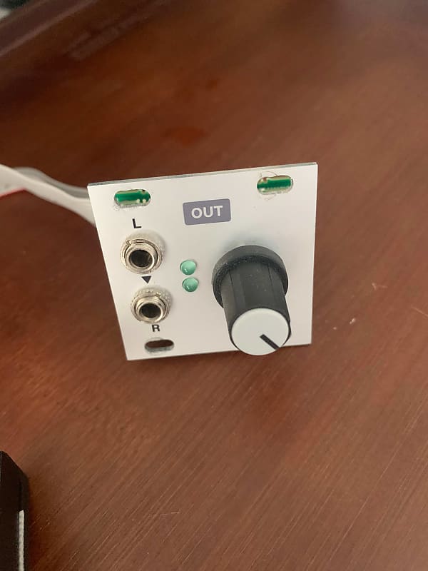 Intellijel Stereo Line Out 1U | Reverb