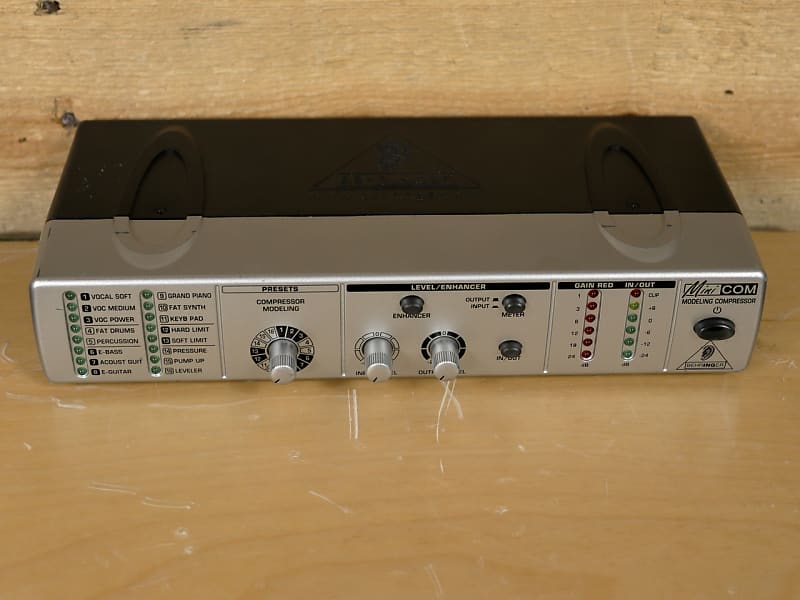 Behringer COM800 MiniCOM Ultra-Compact Stereo Modeling | Reverb