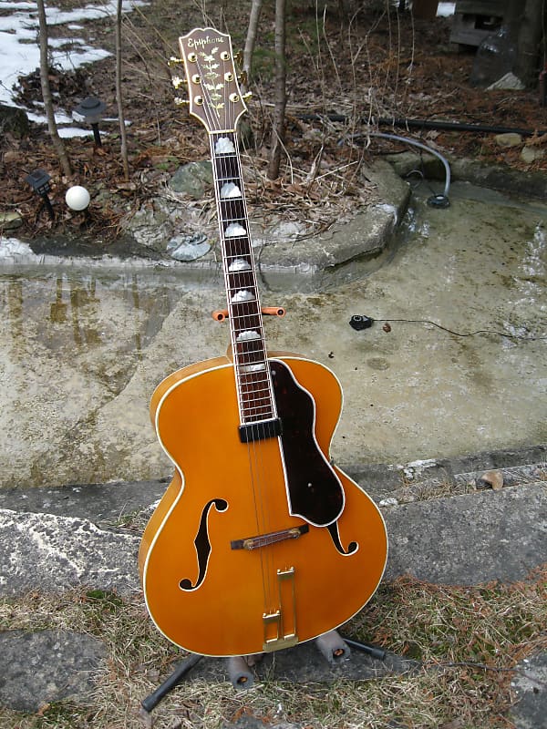 Epiphone Deluxe Acoustic - project circa 1945 | Reverb Canada