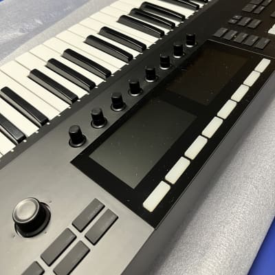 Native Instruments Komplete Kontrol S61 MK2 Vapor Gray | Reverb