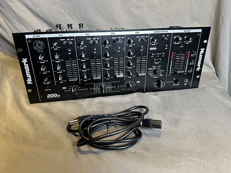 Numark 200fx Professional Audio Mixer with Alesis Effects | Reverb
