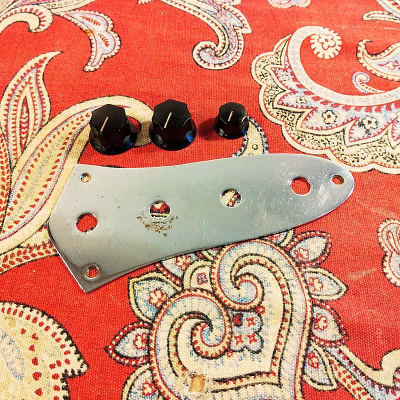 VINTAGE 1975 FENDER JAZZ BASS CONTROL PLATE w/ KNOBS | Reverb