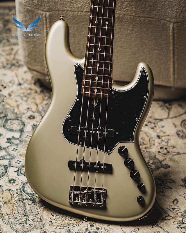 Alleva Coppolo LG5 Standard-Inca Silver w/Black Pickguard & | Reverb