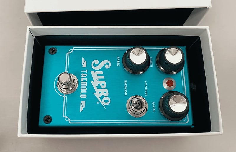 Supro 1310 Tremolo Amplitude and Harmonic Tremolo Pedal | Reverb