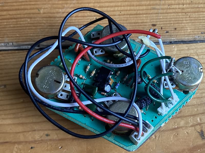 2000s Vintage (Brand) V940 Bass Guitar Active Circuitry | Reverb