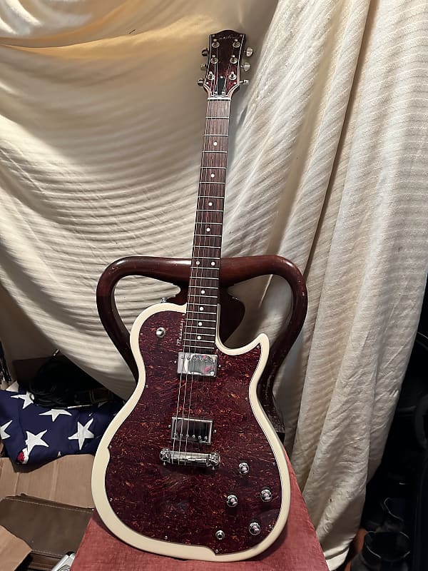 Godin Radiator guitar White | Reverb