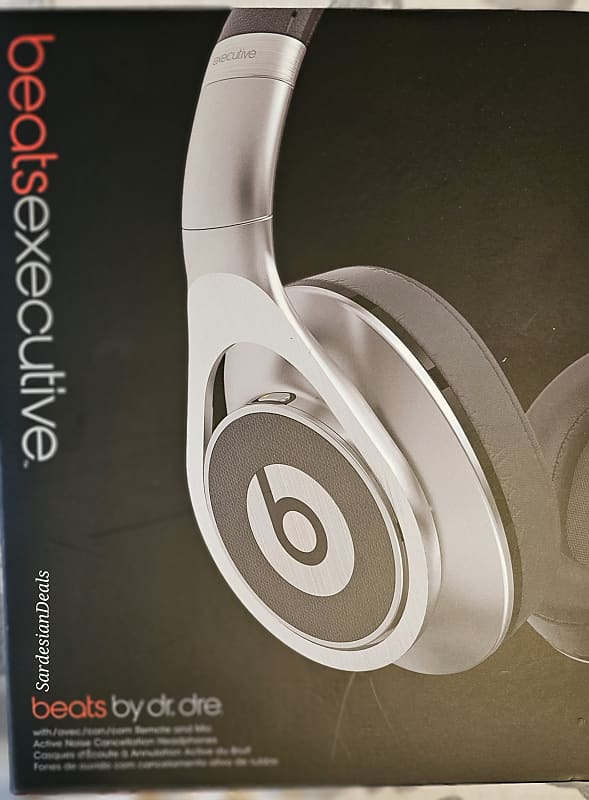 Apple Beats executive over the ear headphones 🎧 in original | Reverb