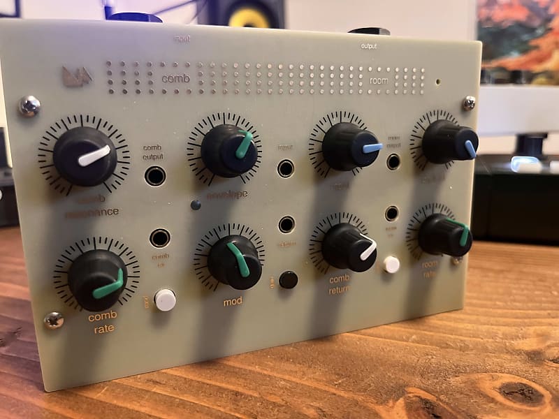 Lorre-Mill Comb Room | Reverb