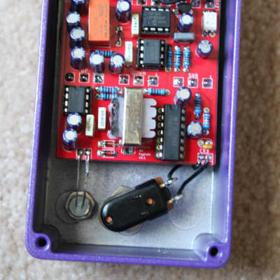 Bit Commander Octave Synth/Fuzz Clone | Reverb